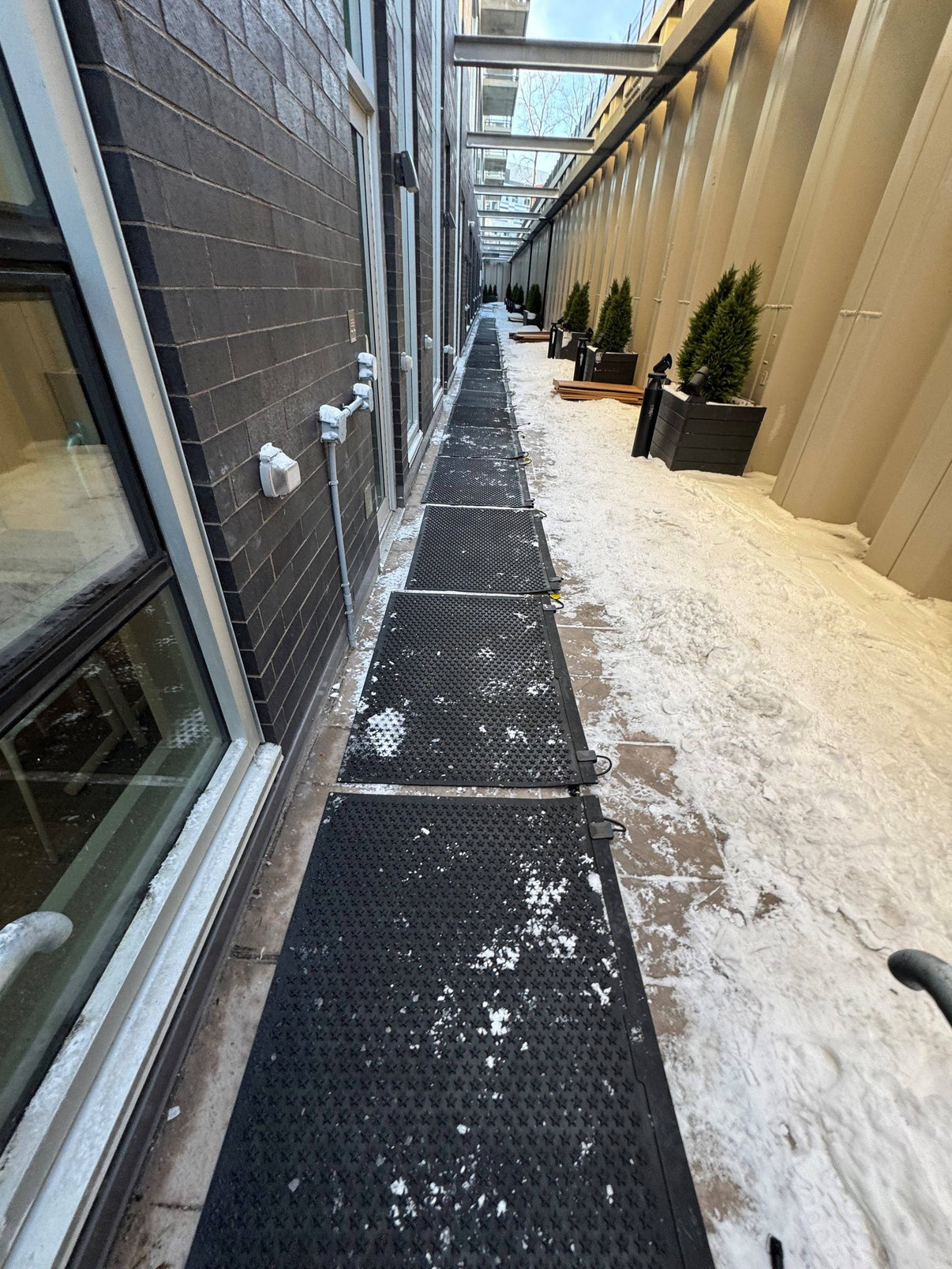 Heated Mat to Melt Snow for Steps Passageway & Walkways – KEMF Inc.